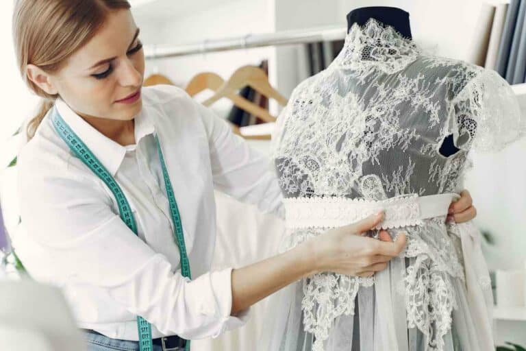 Préparation et Déroulement d'un Essayage de Robe de Mariée